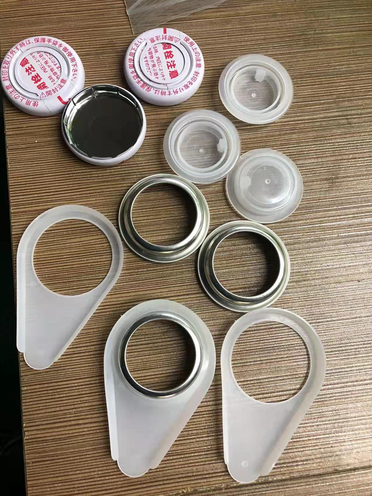 Japan Style Metal Squeeze Cap with Plastic Spout - Desheng